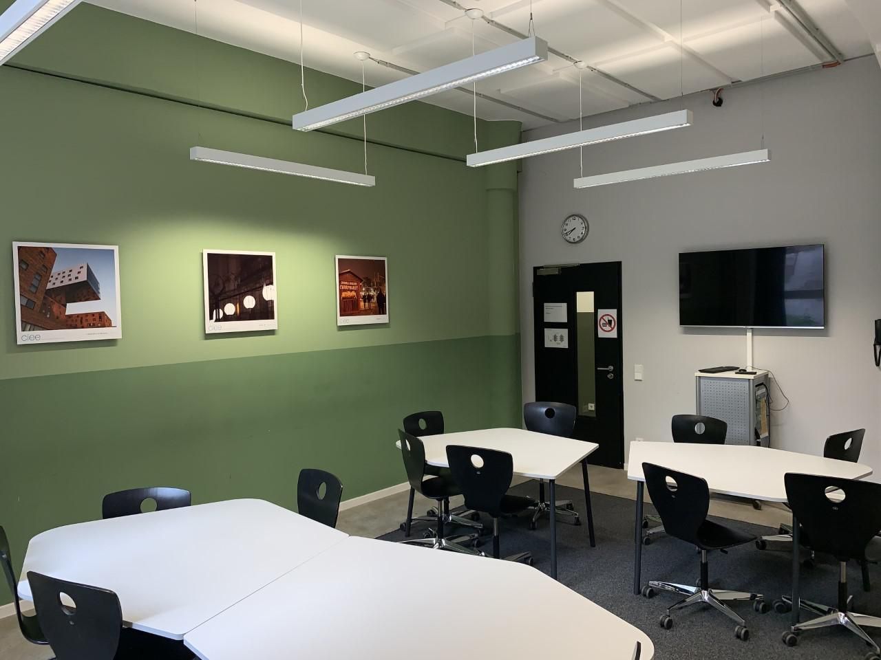 CIEE Global Institute Berlin Voll ausgestatteter moderner Raum mit ...