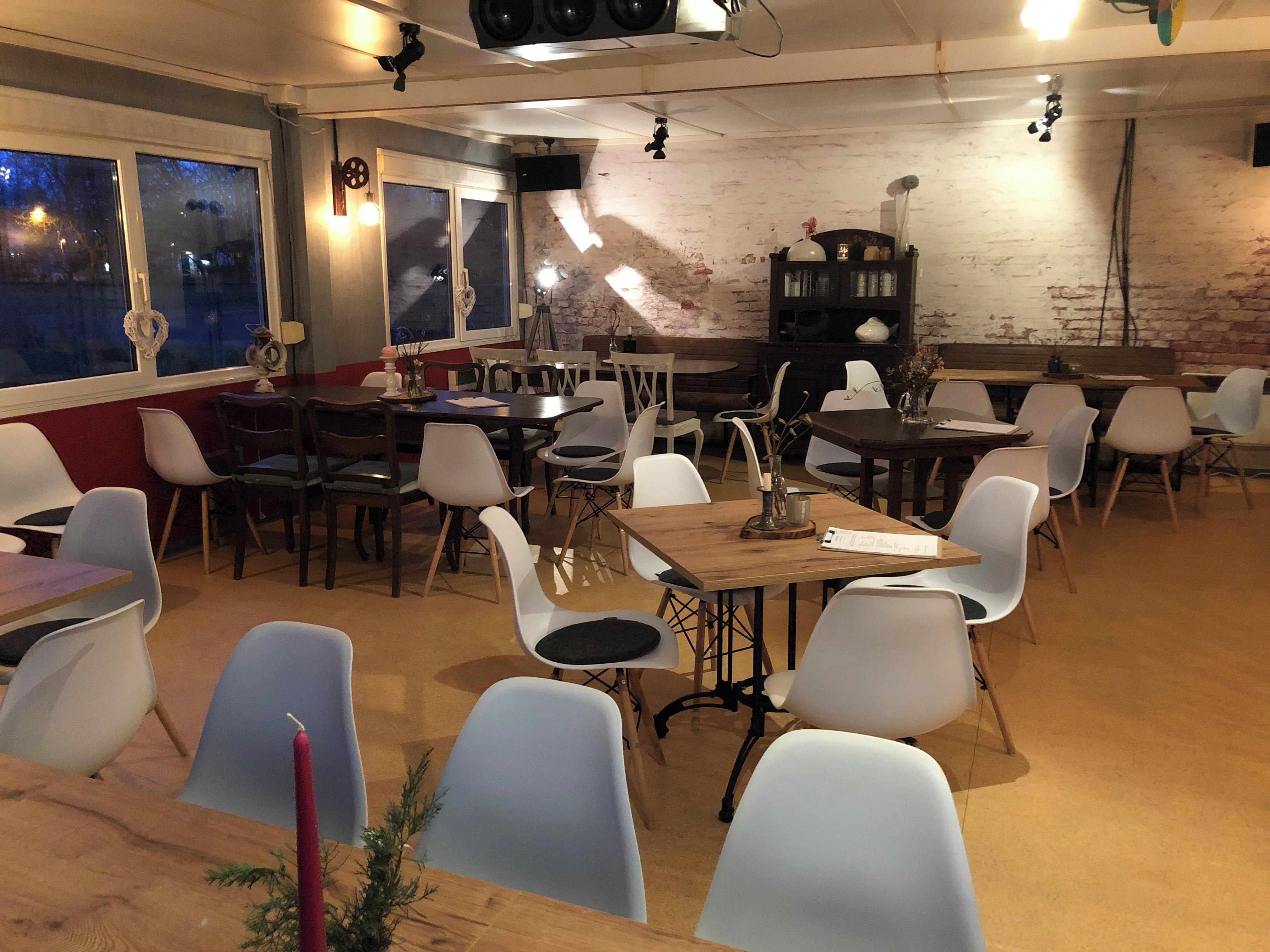 Rent Gasthaus Gastraum mit Bar Leipzig | Spacebase