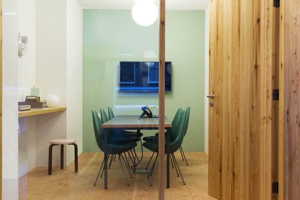 Rent Amsterdam Spaces Vijzelstraat Meeting room 1 Amsterdam | Spacebase
