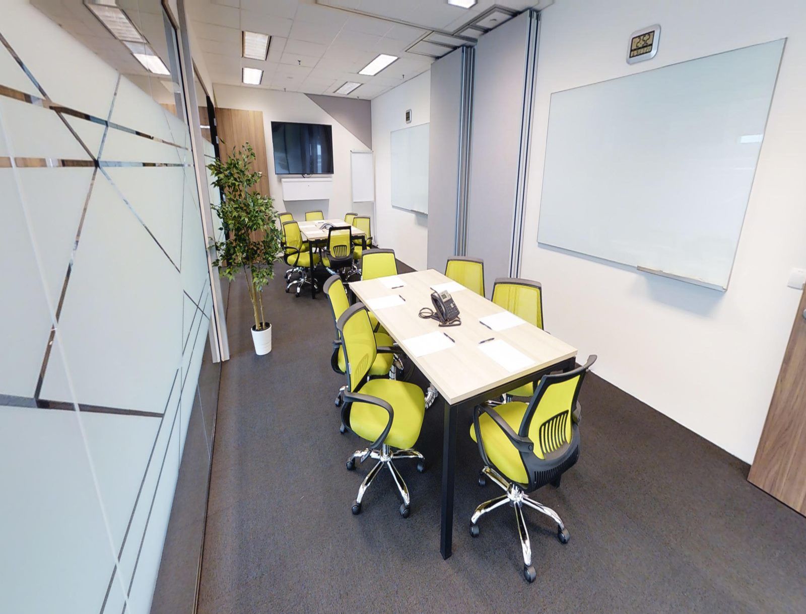 Rent MOX Offices @ Suntec Tower Meeting room 2 Singapore | Spacebase