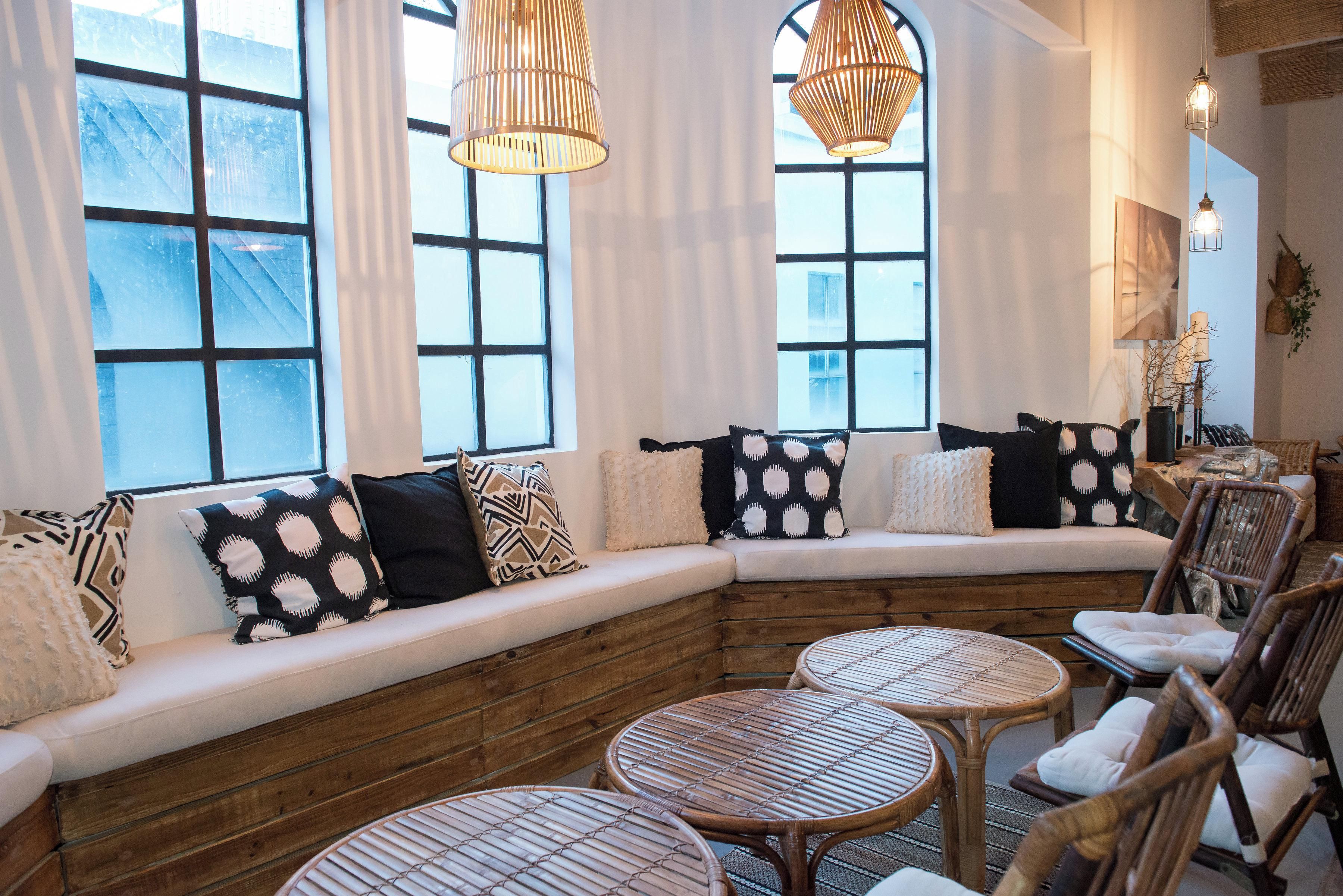 Rent Saloni Lounge Bar | Spacebase