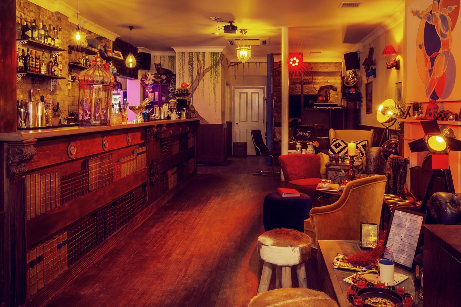 the-little-blue-door-the-living-room-space-mieten-in-london
