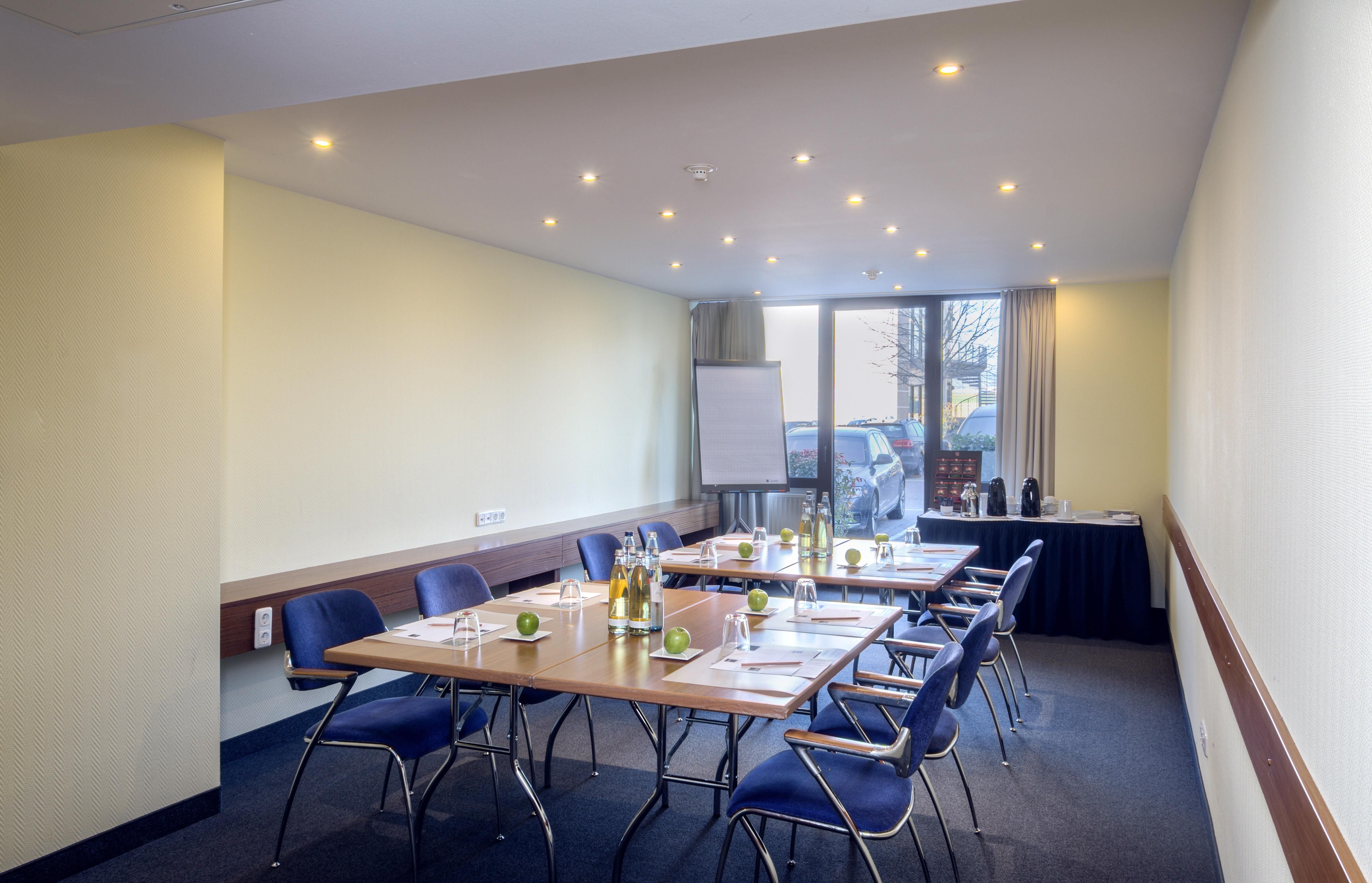 Rent Dorint Hotel Main Taunus Frankfurt Eppstein Sulzbach (Taunus ...