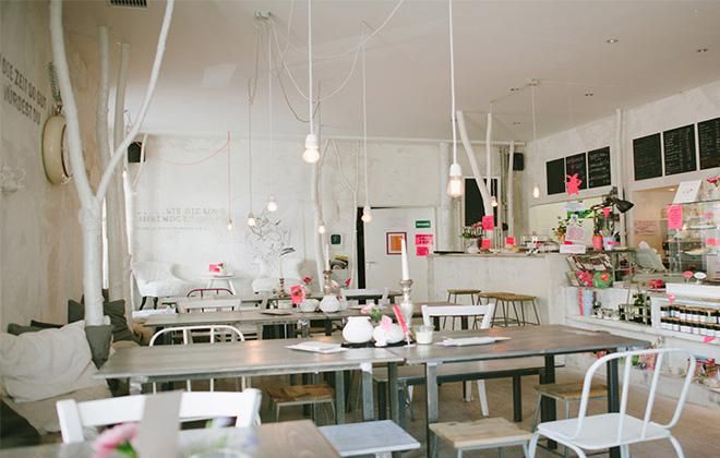 Rent A White Rabbit's Room - langweilig ist anders A White Rabbit's ...