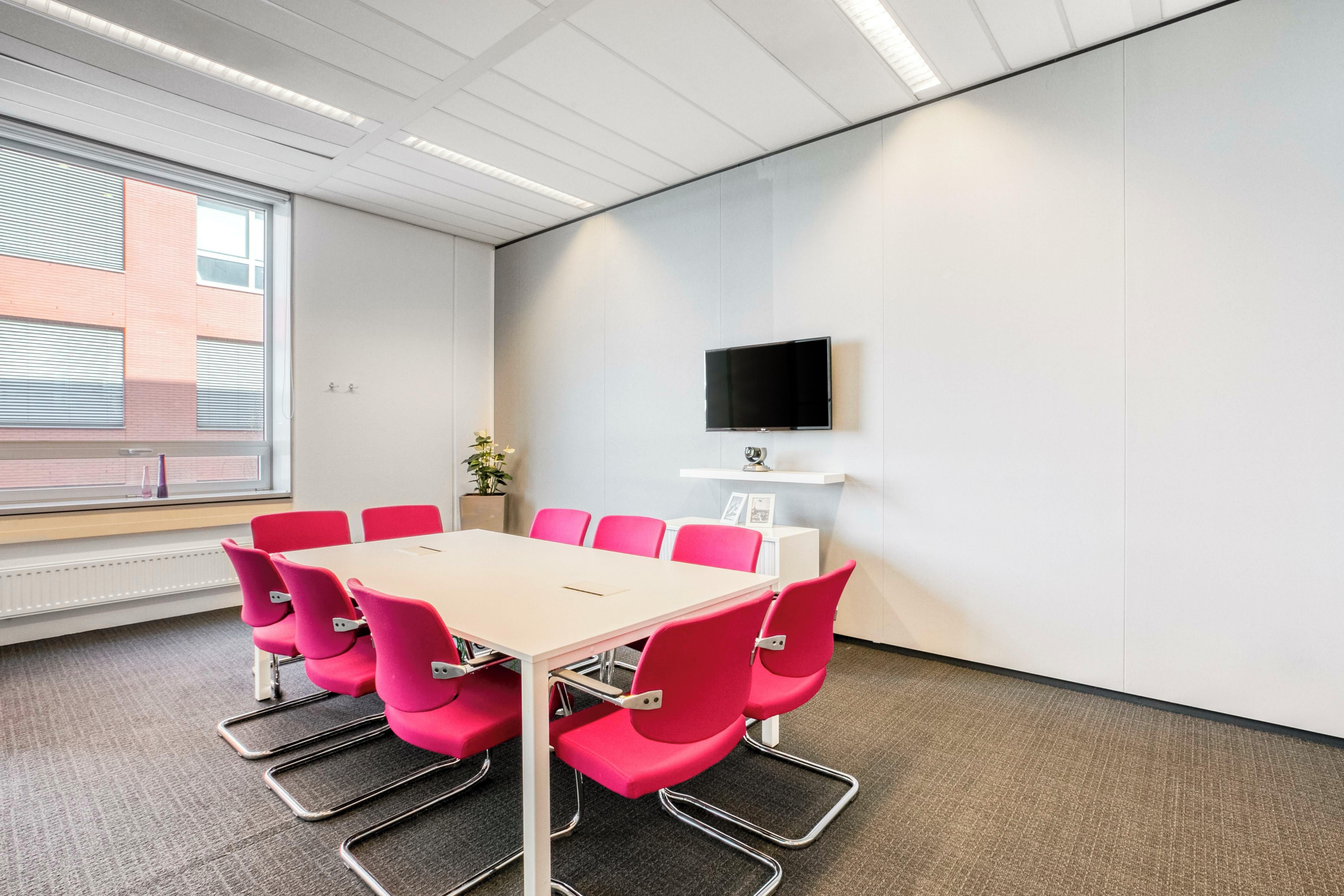 Rent Eindhoven Flight Forum Charles de Gaulle Eindhoven | Spacebase