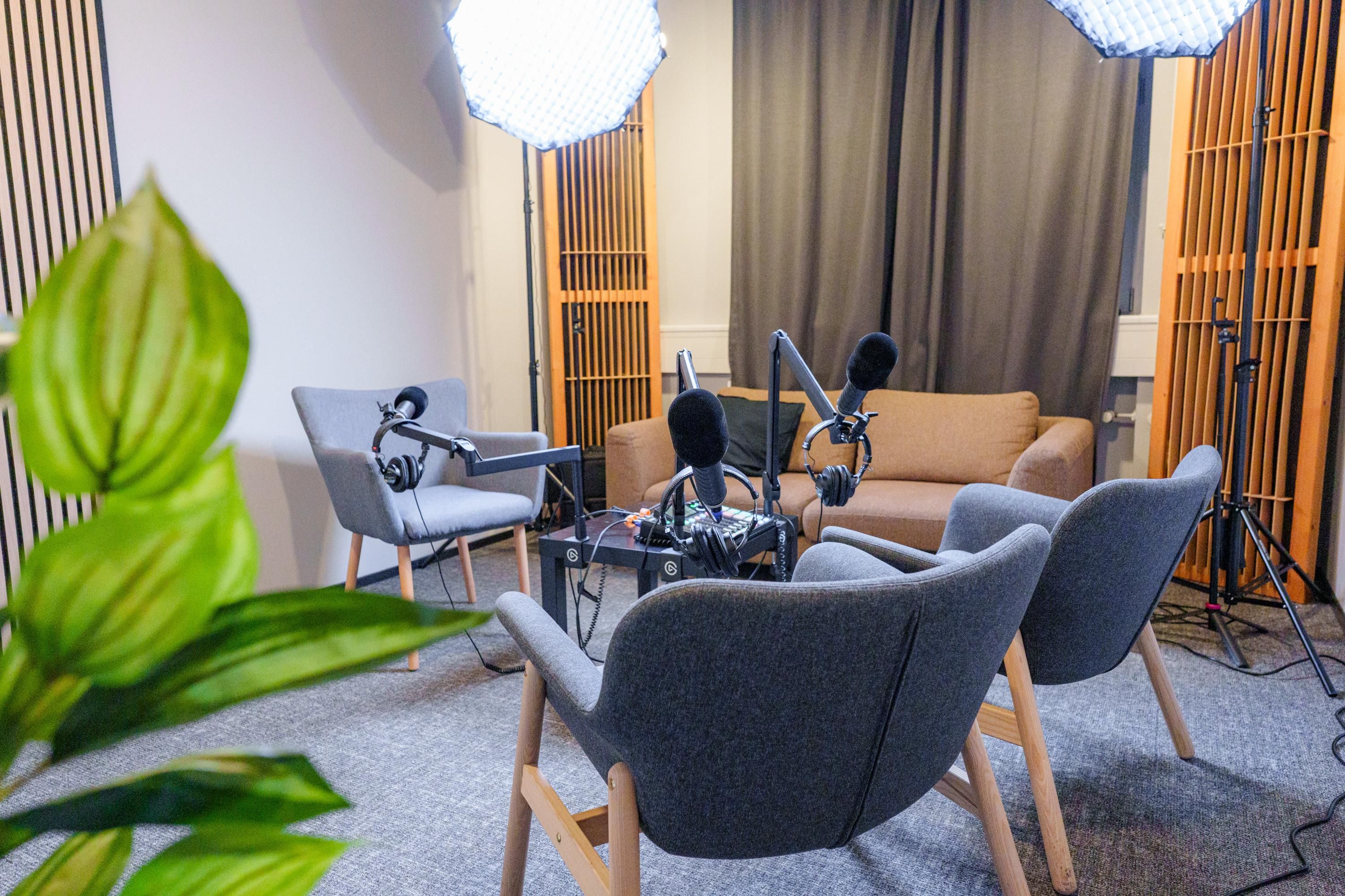 Rent STEYG Startup Hub Podcast-Studio Stuttgart | Spacebase