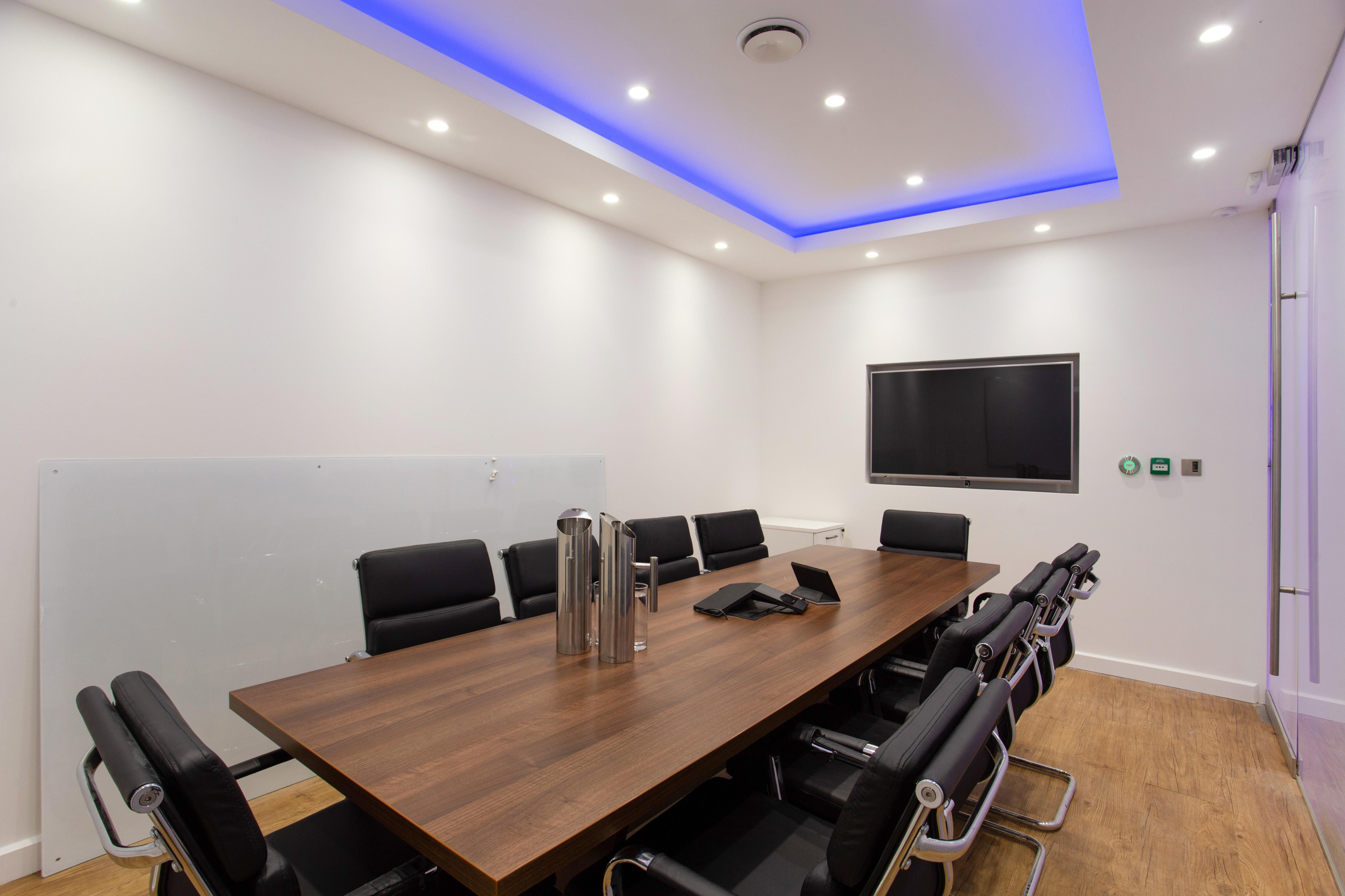 Rent The Office at SW15 Boardroom London | Spacebase