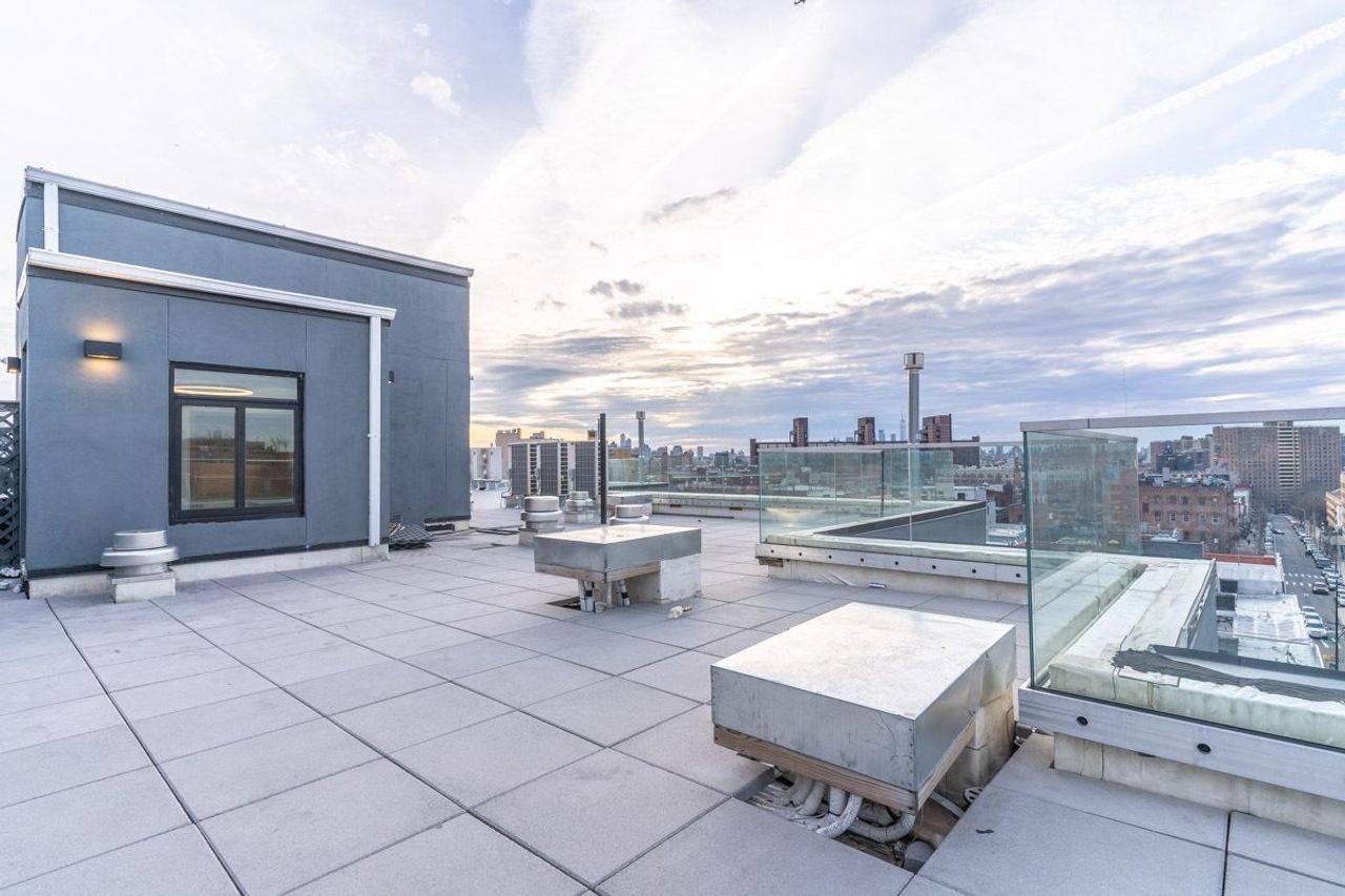 Bushwick Outdoor Rooftop Creative and Event Space - Book Venue Online