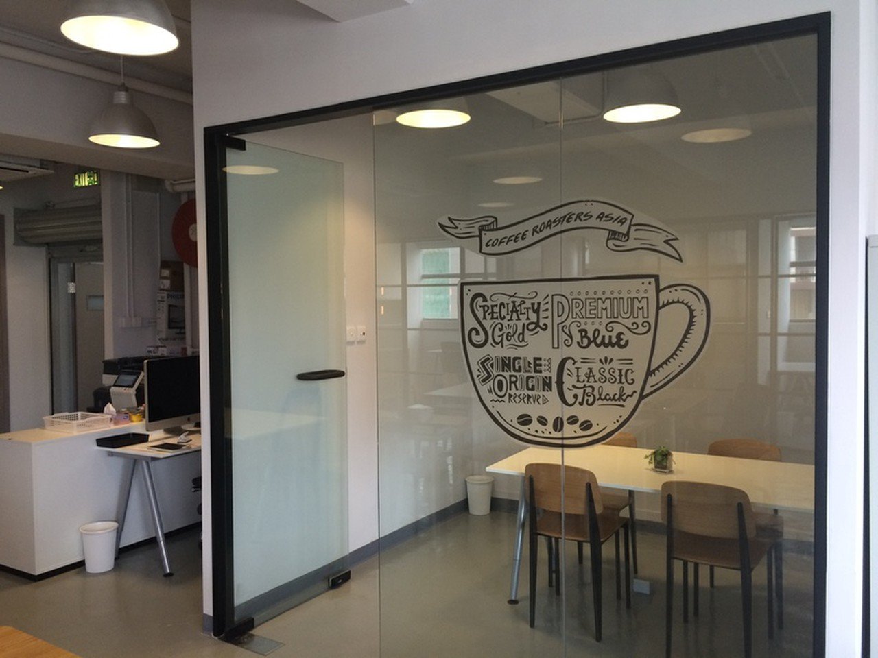 Rent TCH Cowork space - hot desk area The Coffee Rm Aberdeen, Hong Kong ...