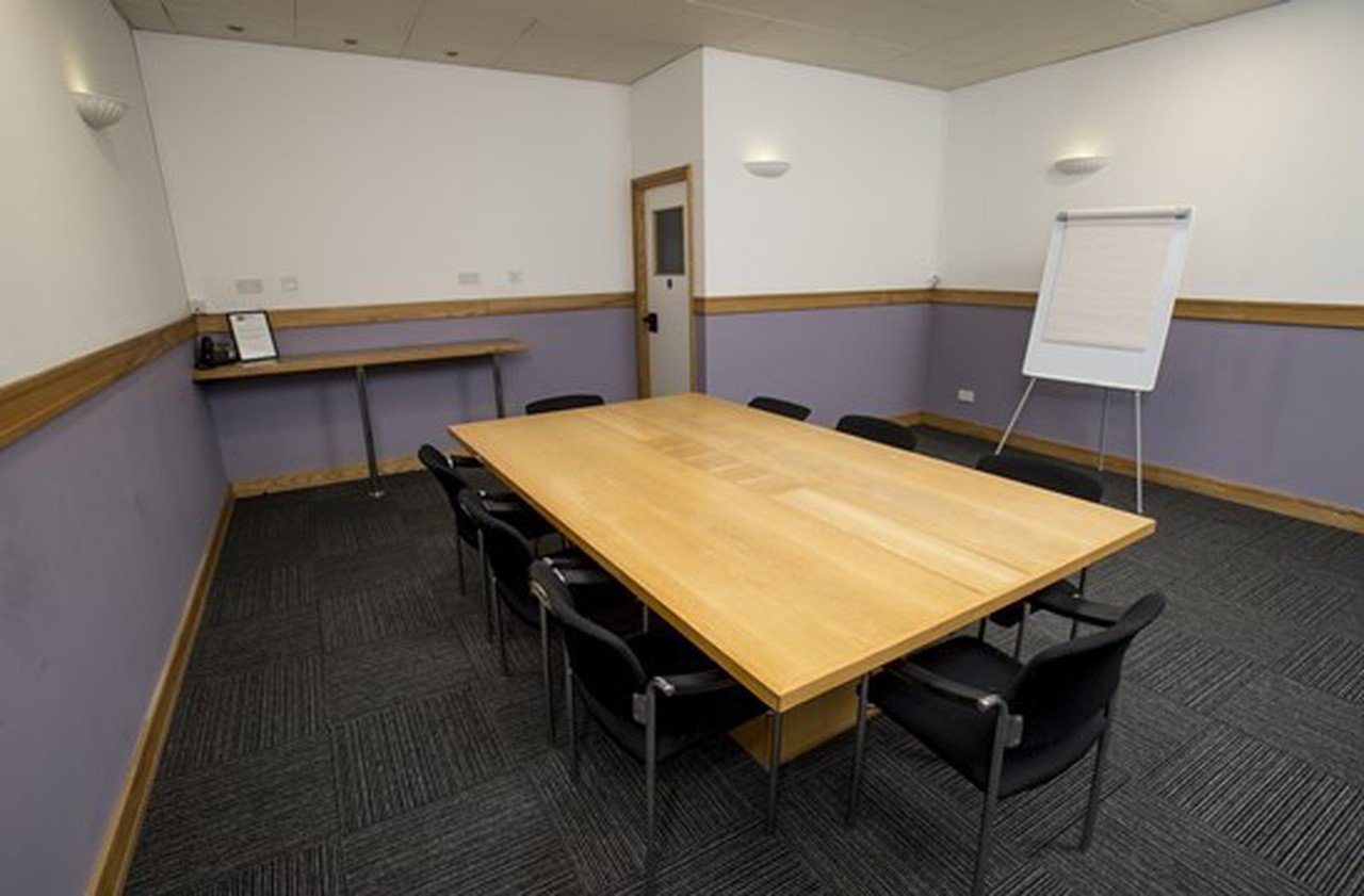 Rent Showroom Workstation Conference 3 Sheffield | Spacebase