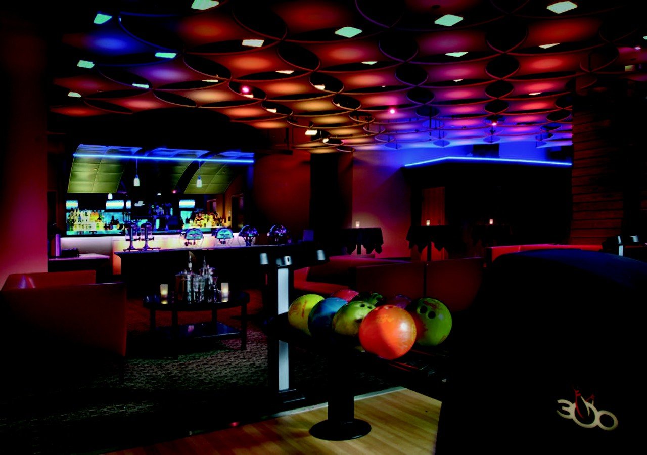 Rent BowlmorAnaheim Lanes #638 Whole bowling alley ANAHEIM | Spacebase