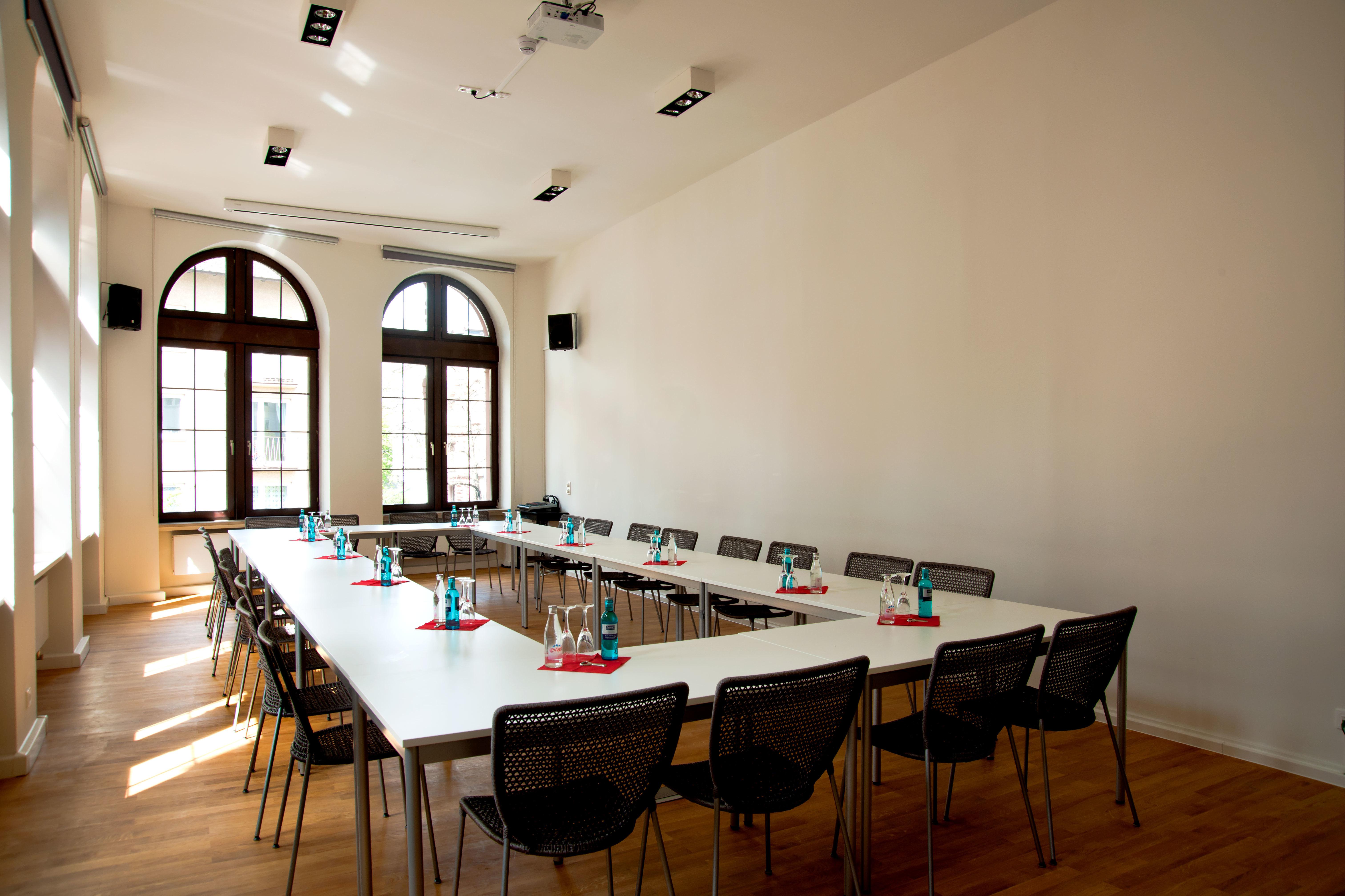 Frankfurter Presseclub Konferenzraum 2 mieten in Frankfurt am Main